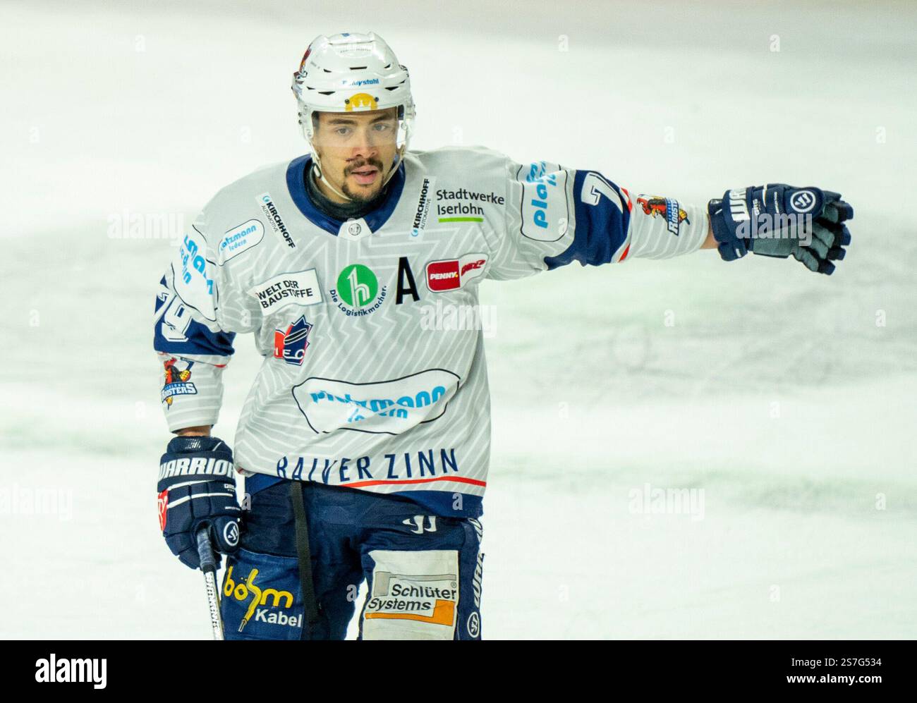 Colin Ugbekile (Iserlohn Roosters, #79) 19.01.2025, Kölner Haie ...