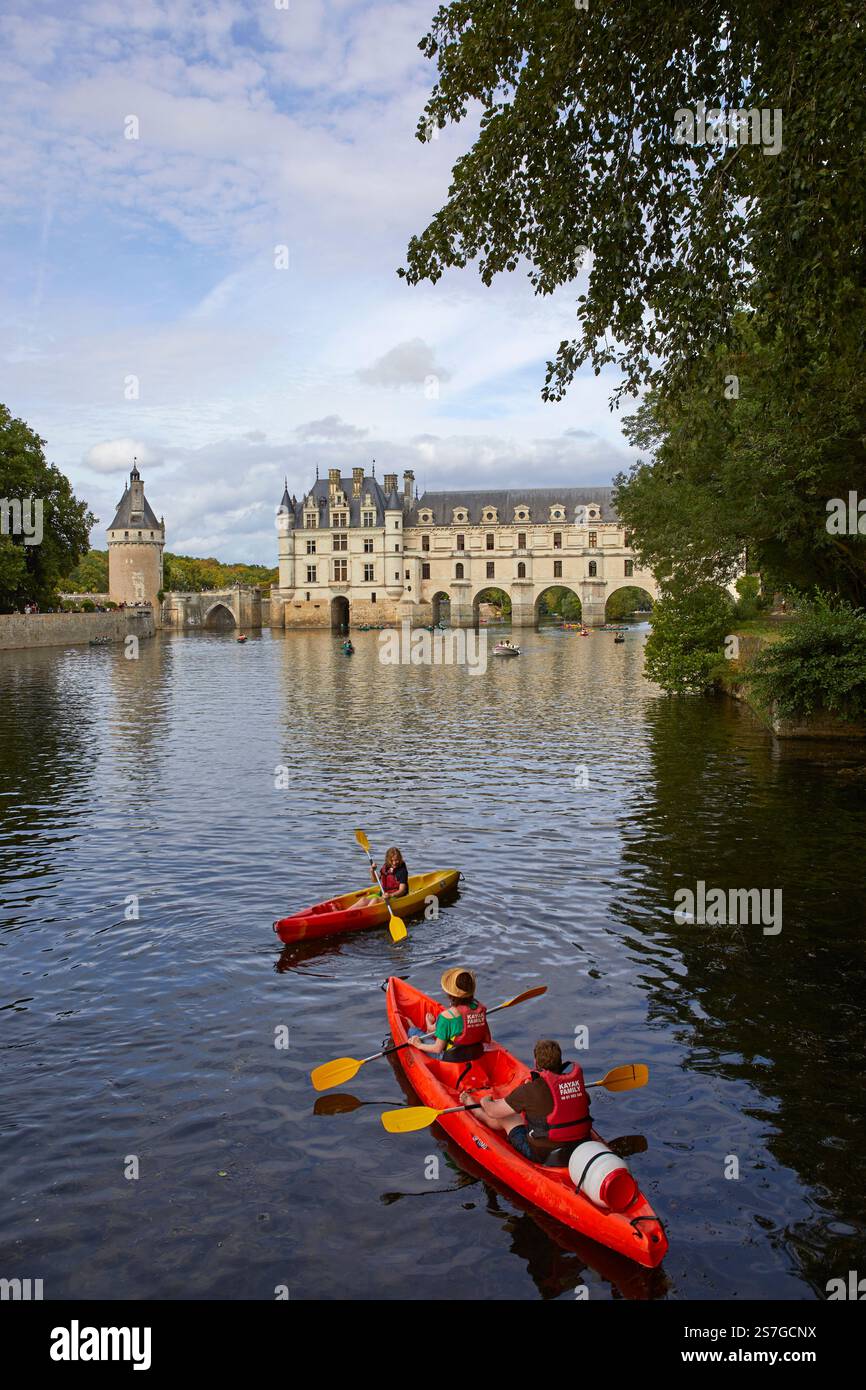 The historical Chateau de Chenonceau on the Cher river, Loire Valley ...
