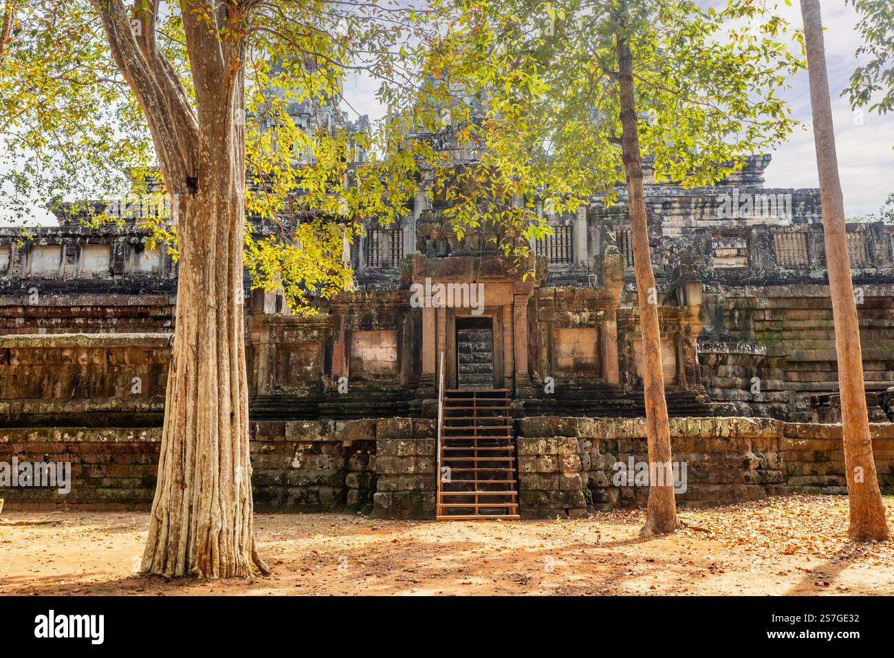 Entrance to ancient hindu Ta Keo khmer Shiva temple hidden in jungles ...