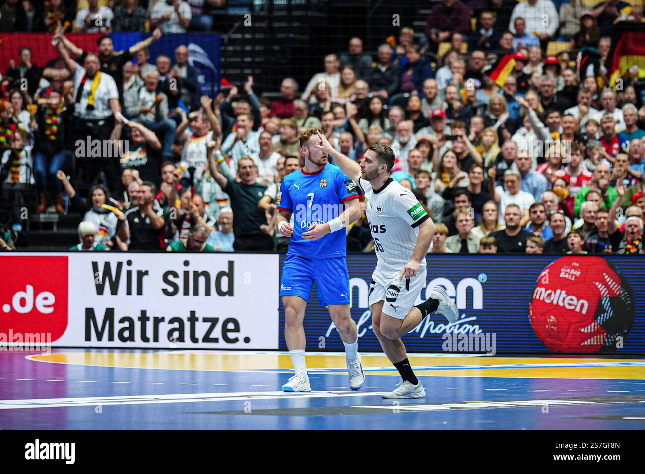 Torjubel Lukas Mertens (Deutschland, #36) DEN, Deutschland vs. Tschechien, Handball, IHF ...