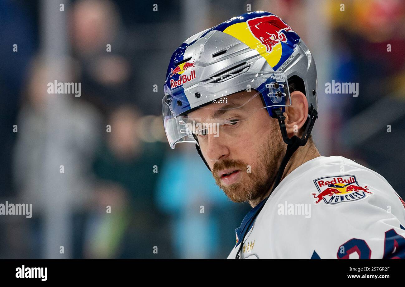 Jonathan Blum (EHC Red Bull Muenchen, #24) / Portrait / Portraet. GER ...