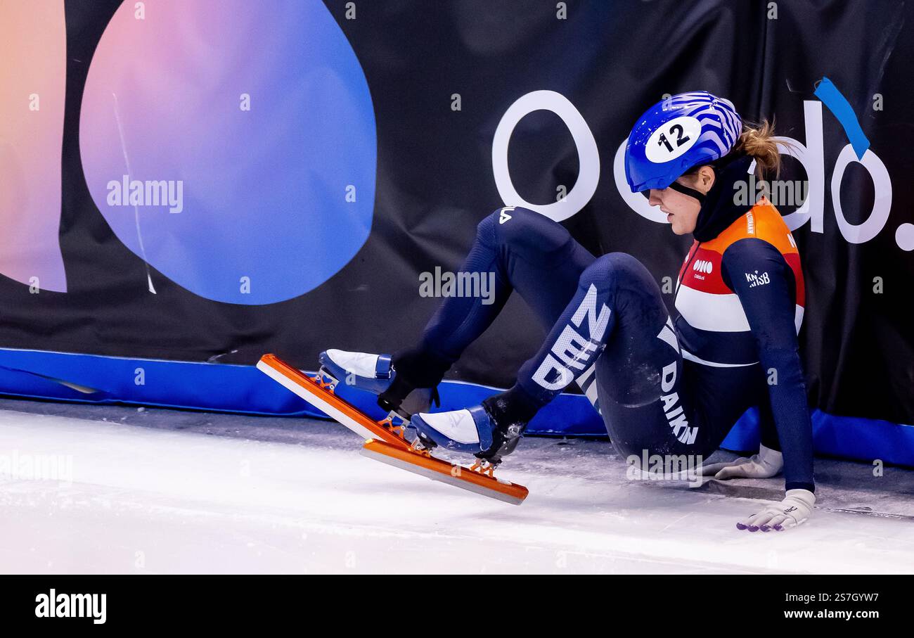 DRESDEN - Michelle Velzeboer falls during the final 500 meters on final ...