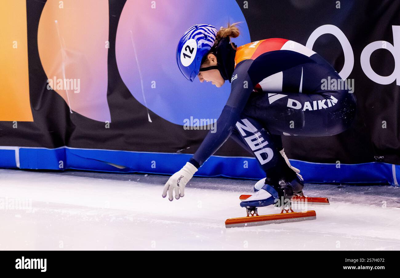 DRESDEN - Michelle Velzeboer falls during the final 500 meters on final ...