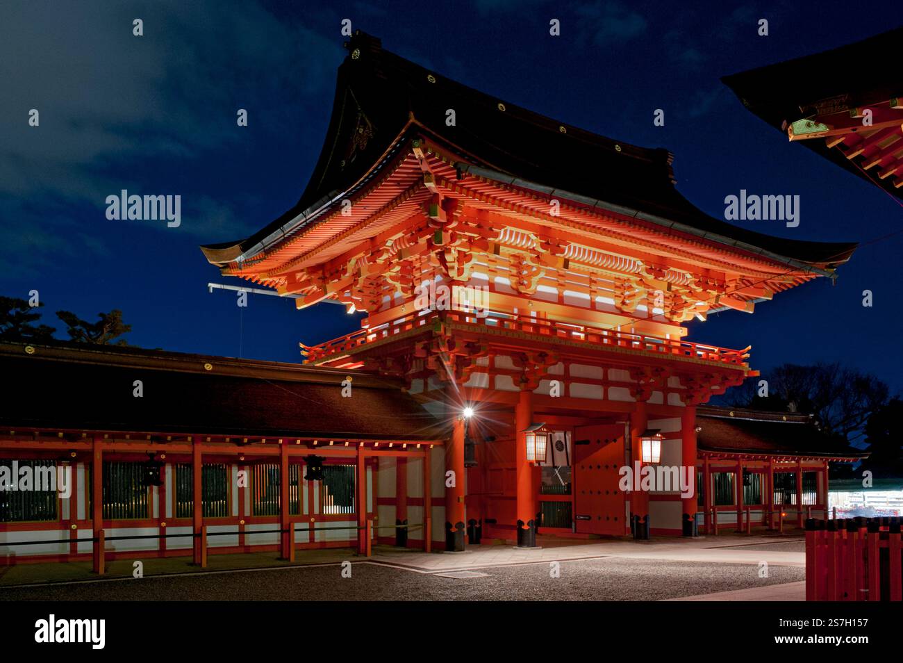 Main entry gate "Romon" at Kyoto's Fushimi Inari Taisha built by ...