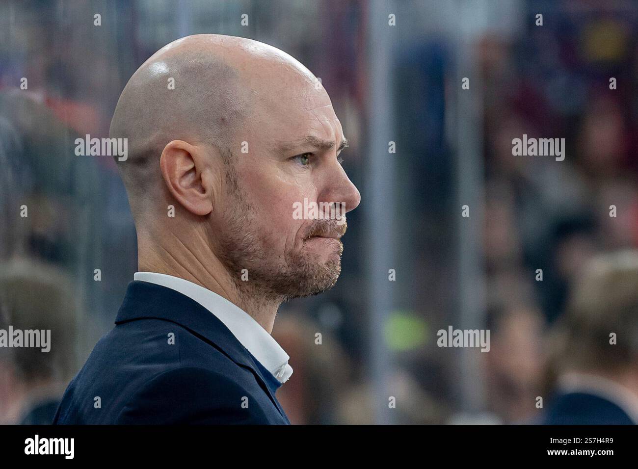 Muenchen, Deutschland. 19th Jan, 2025. Steven Reinprecht (Chef-Trainer ...