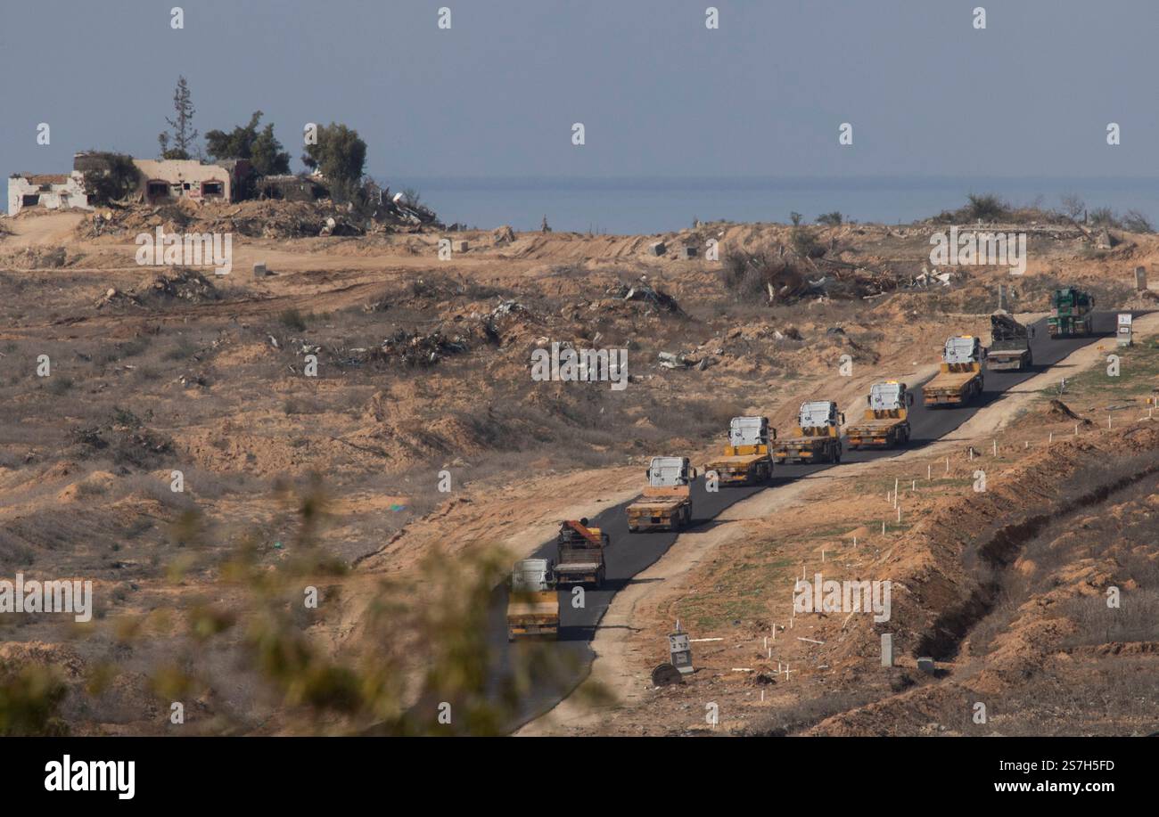 Southernn Israel, Israel. 19th Jan, 2025. Israeli IDF vehicles and ...