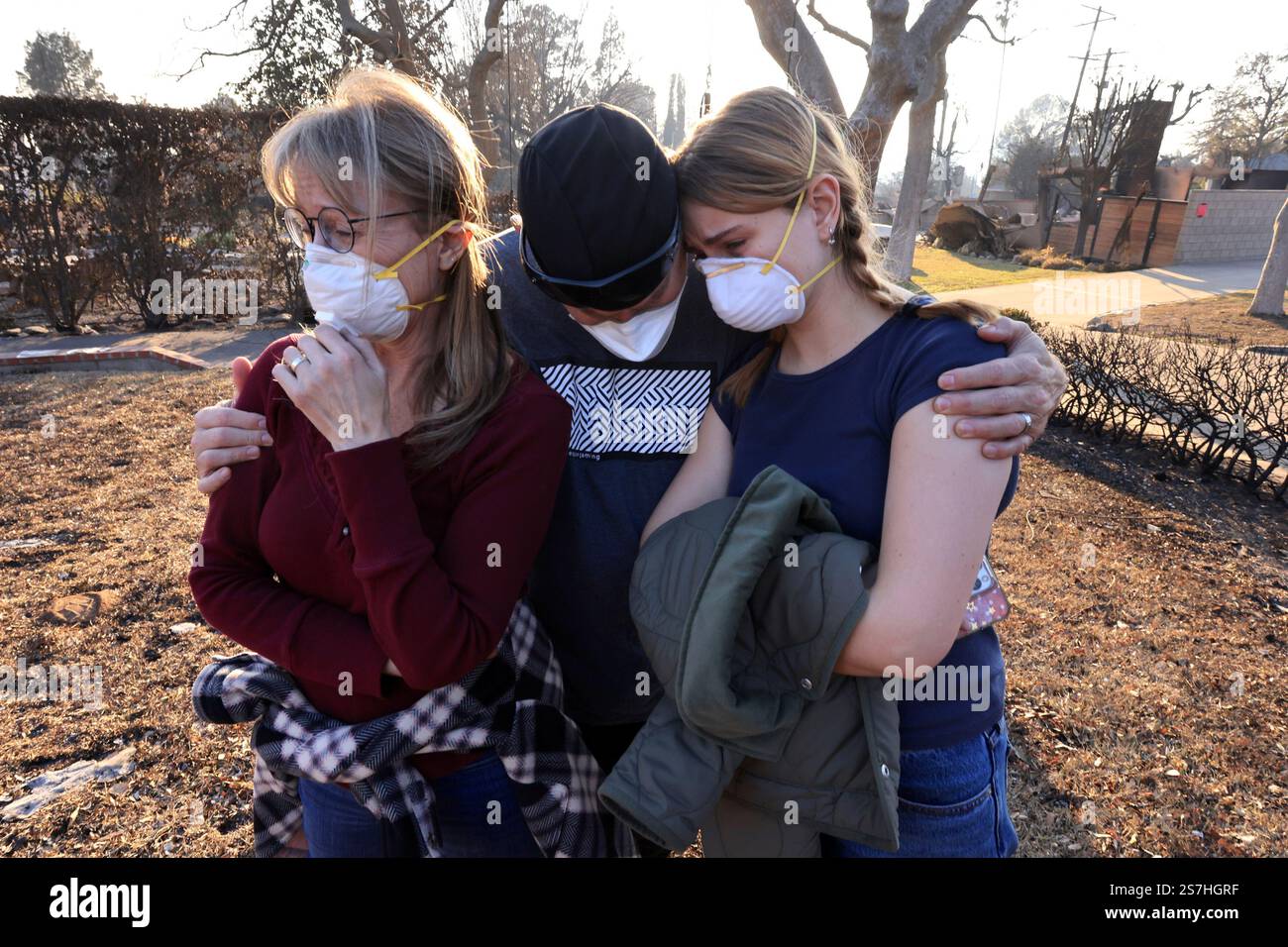 Altadena, California, USA. 18th Jan, 2025. Lauryn Sayler Divers, Tim ...