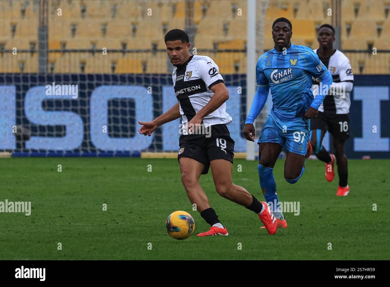 Parma, Italy. 19th Jan, 2025. Simon Sohm (Parma Calcio) in action ...