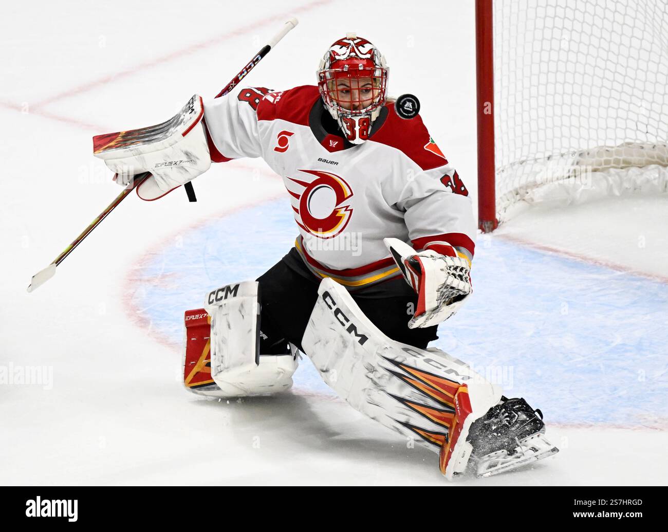 Quebec, Canada. 19th Jan, 2025. Ottawa Charge goalkeeper Emerance ...