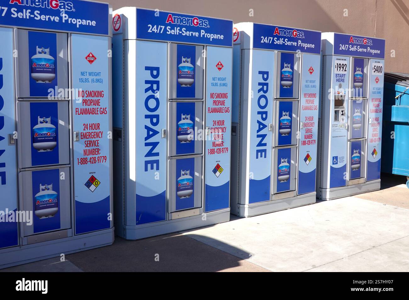 Self serve gas containers hi-res stock photography and images - Alamy