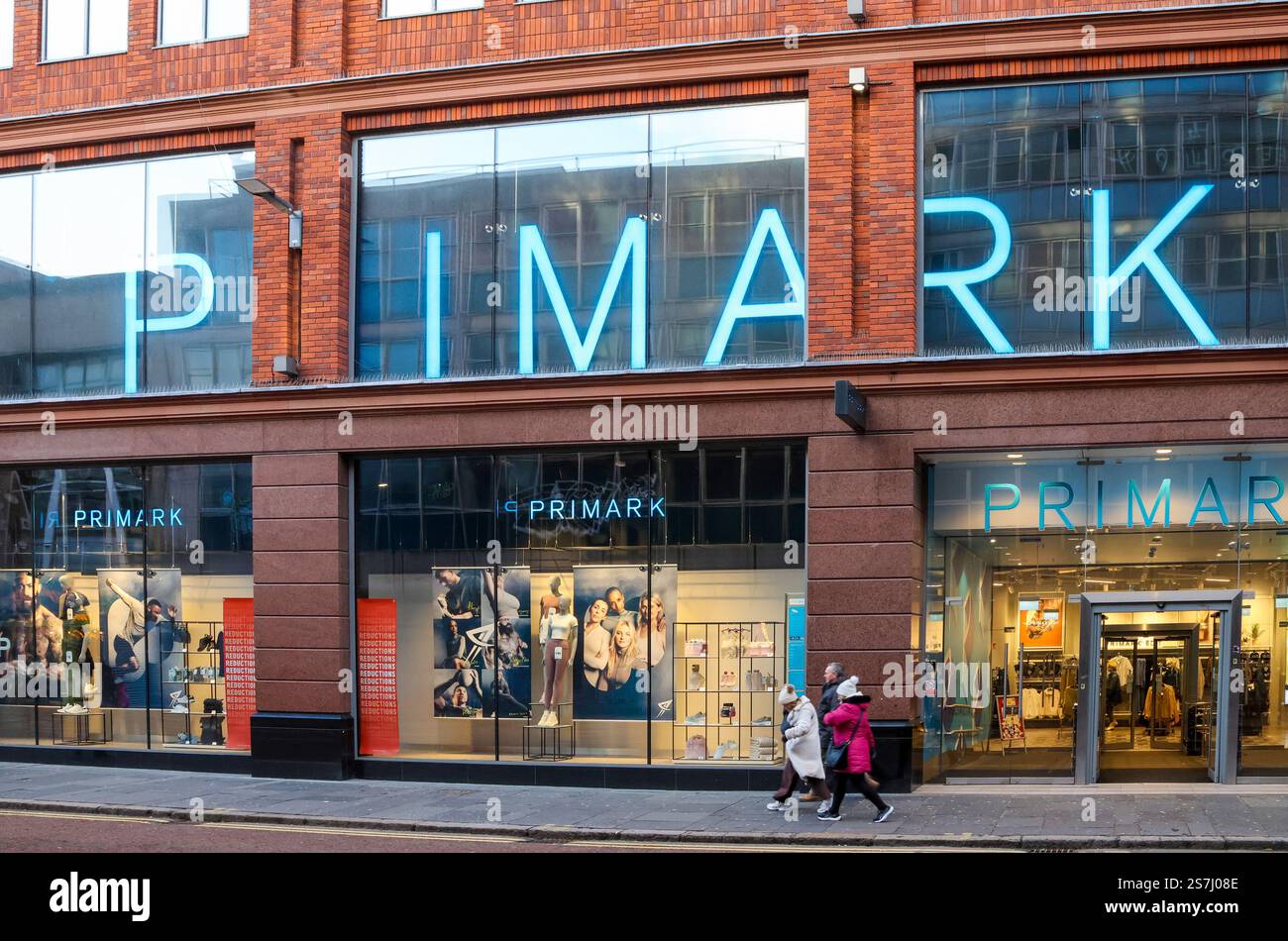 Primark building 2025 hi-res stock photography and images - Alamy