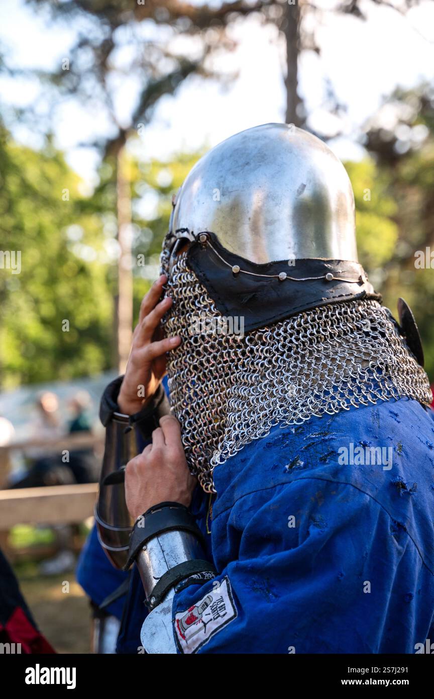 Medieval armor renaissance painting hi-res stock photography and images ...
