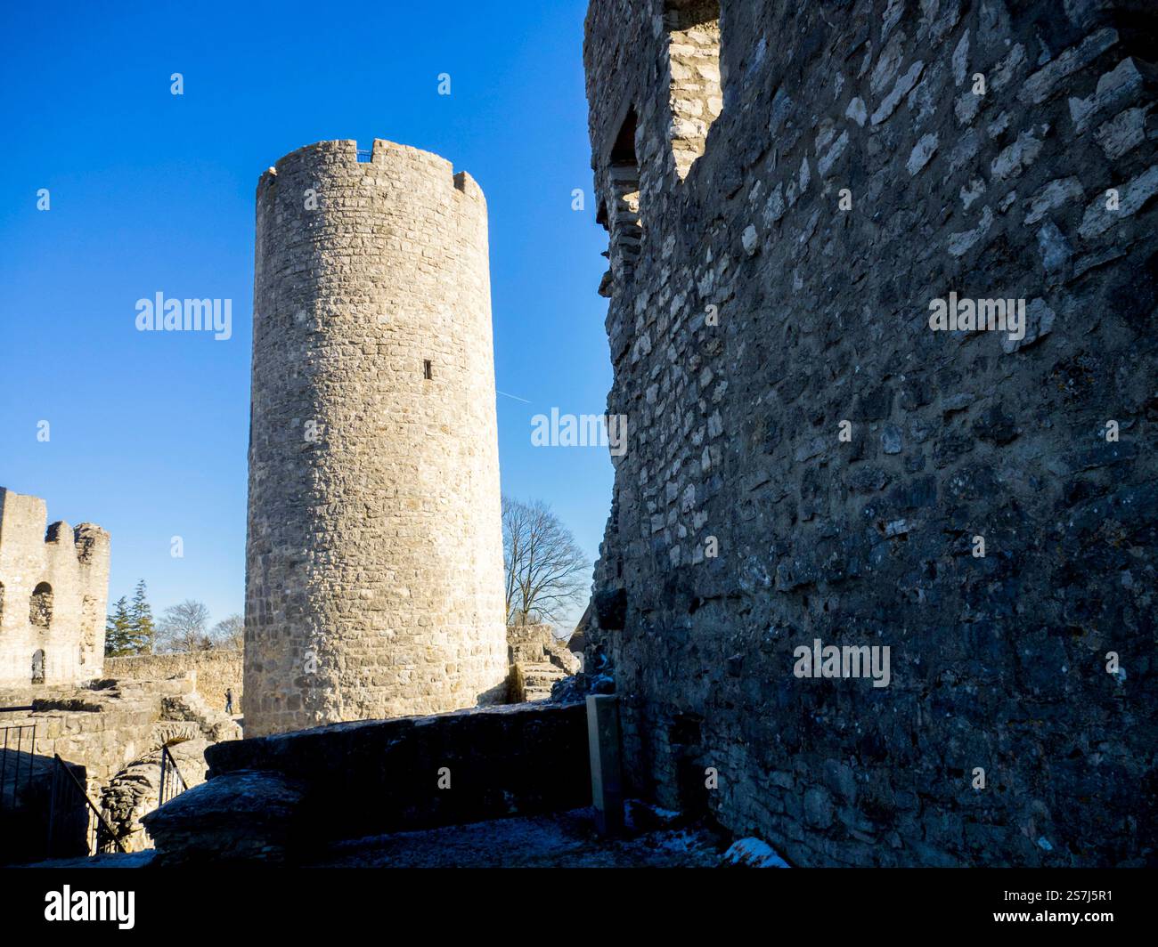 19.01.2025 Die Burgruine Wolfstein Das historisches Wahrzeichen der ...