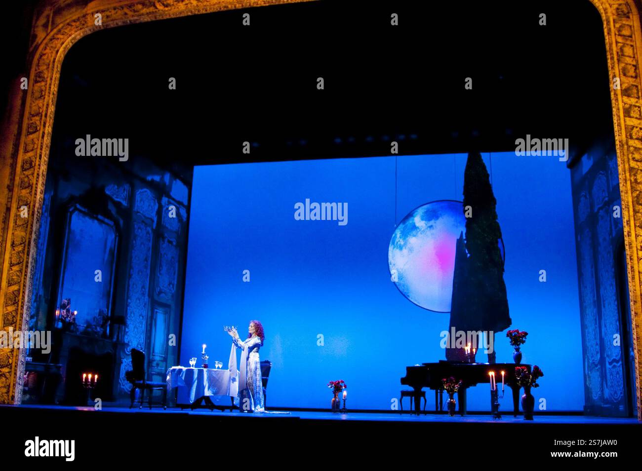 Donna kelly hi-res stock photography and images - Alamy