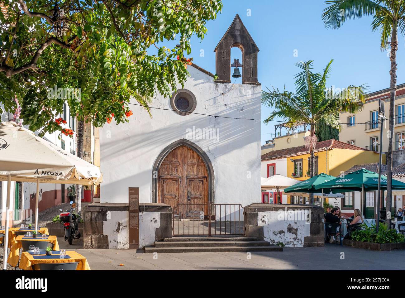Capela do Corpo Santo, the tiny fishermen's chapel in the Old Town ...