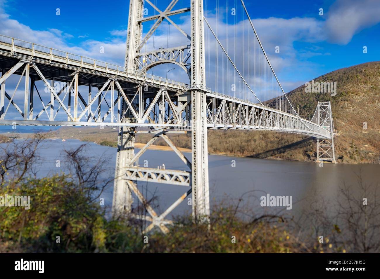 Bear Mountain Bridge, gray structural steel, located in the Hudson ...