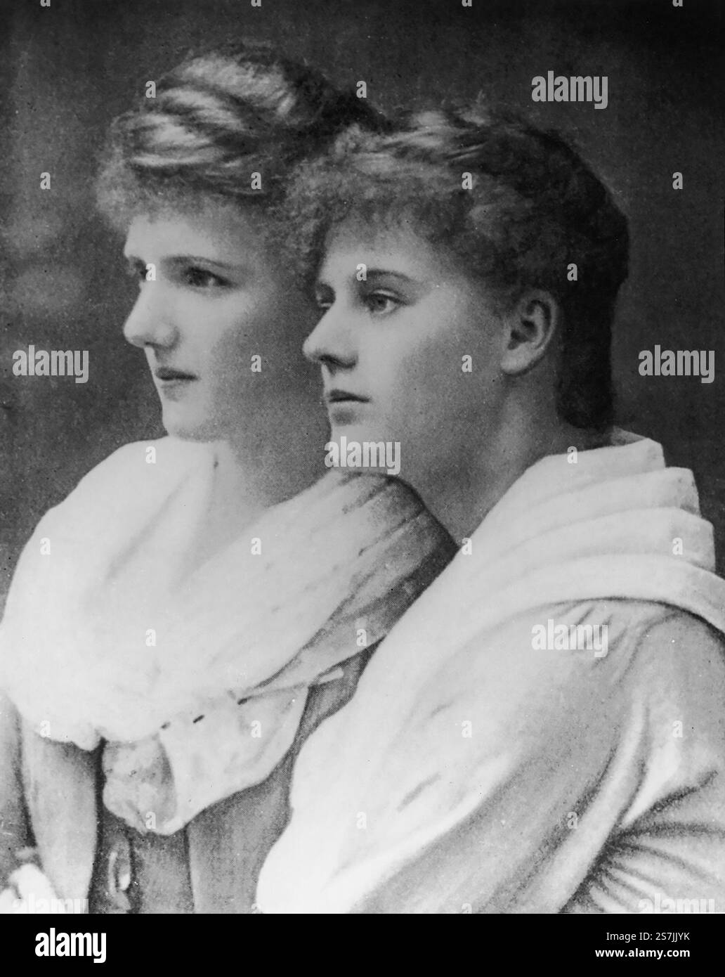 Eva Selina Laura Gore-Booth (left) and her sister Constance Gore-Booth ...