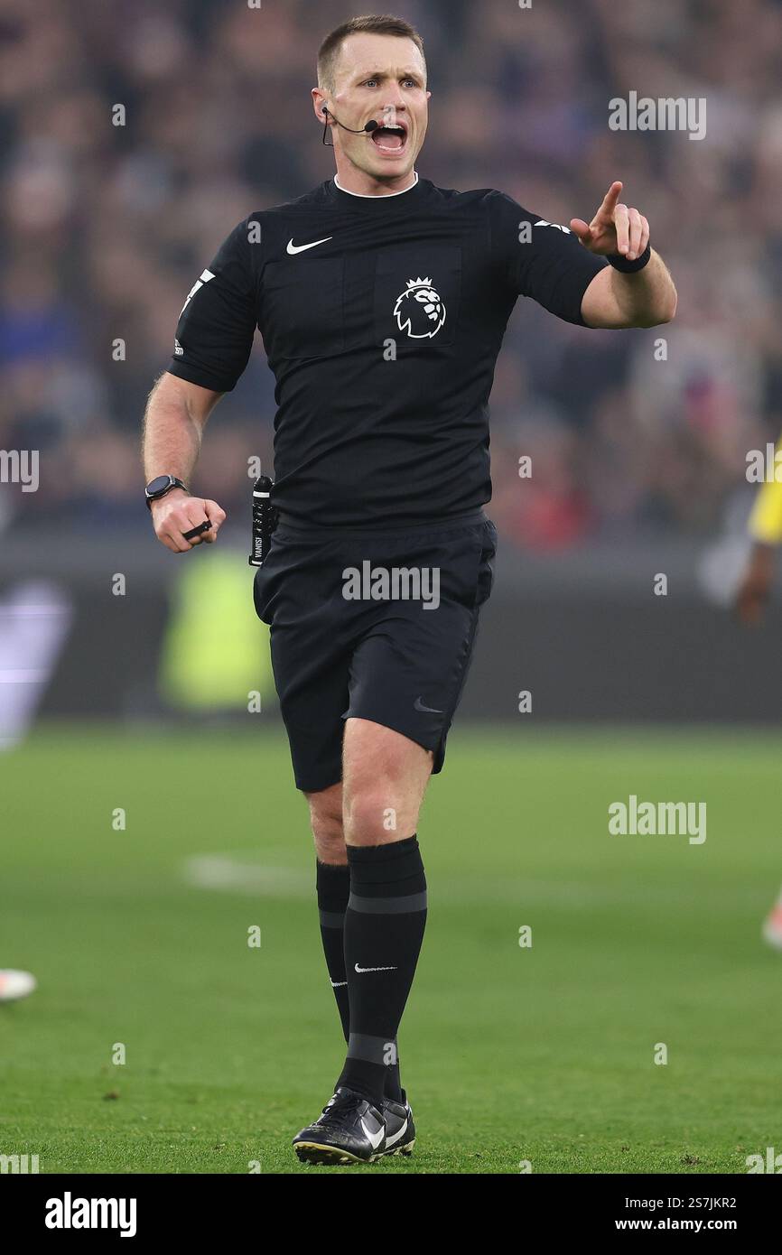 London, UK. 18th Jan, 2025. Referee Thomas Bramall during the Premier ...