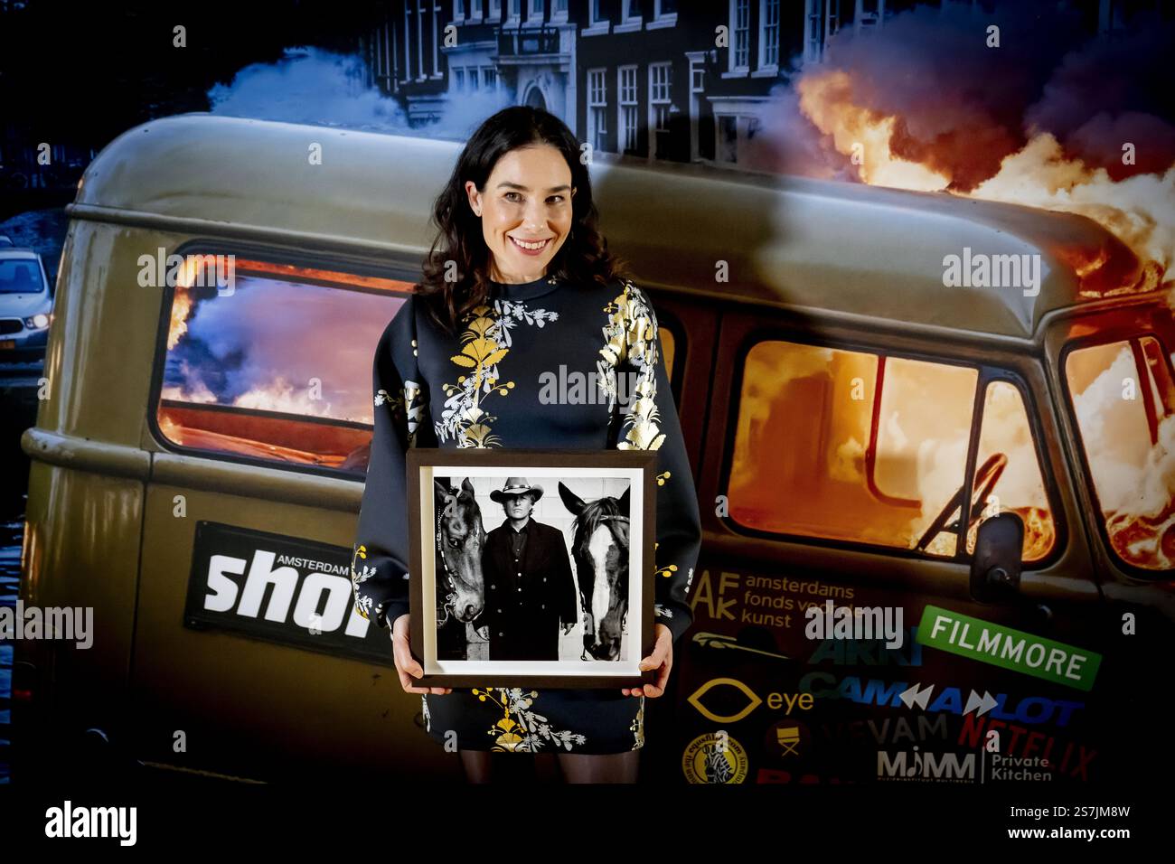 AMSTERDAM - Halina Reijn with her award on the yellow carpet prior to the presentation of the ...