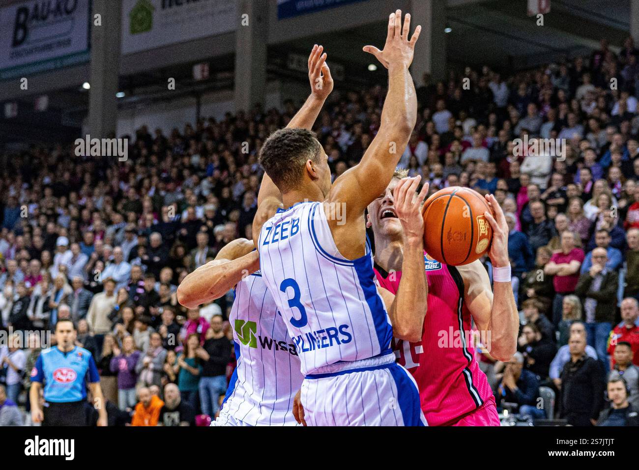 Bonn, Deutschland. 19th Jan, 2025. Samuel Griesel (Telekom Baskets Bonn ...
