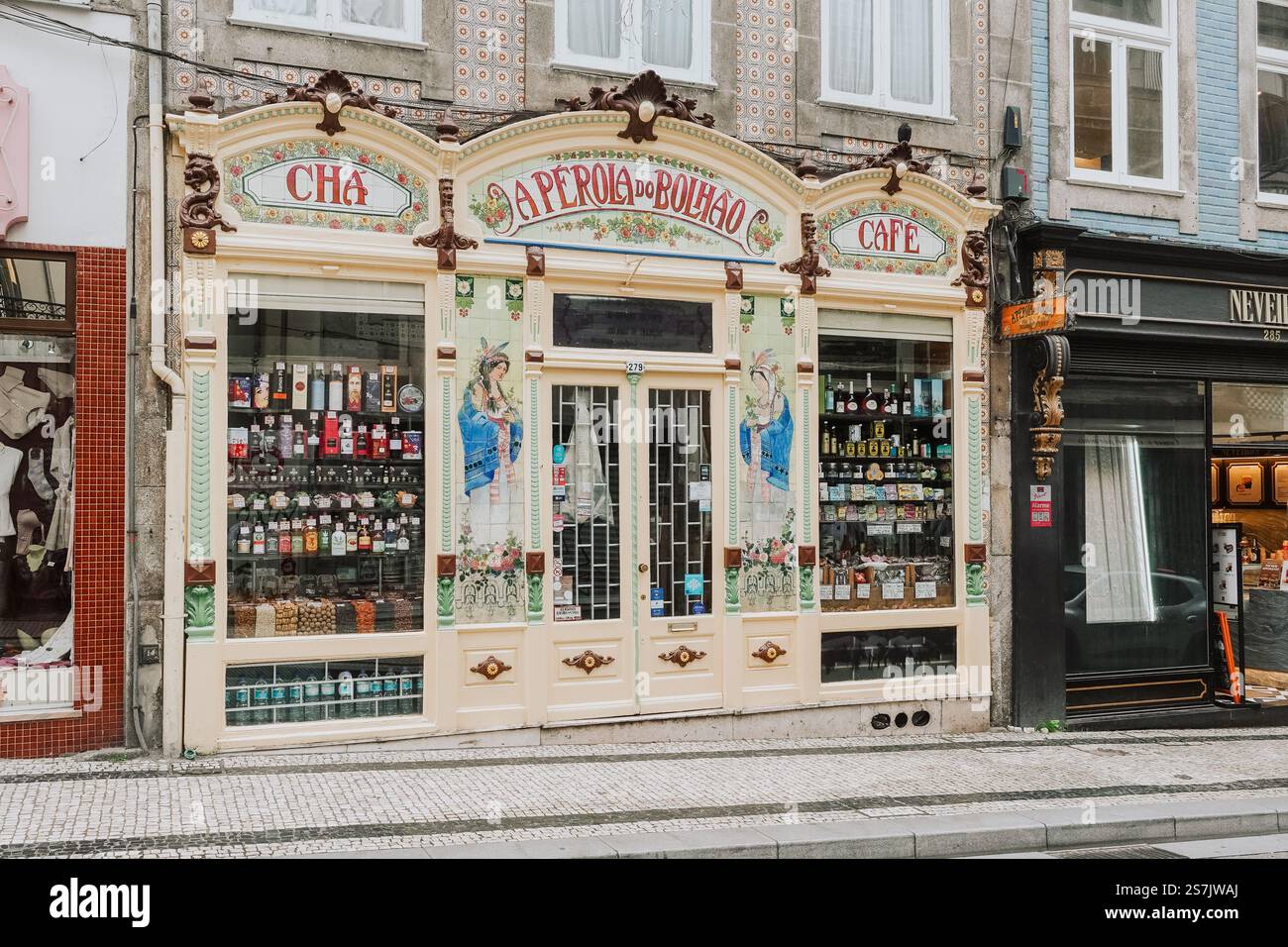 A Perola do Bolhao is an old grocery store with a Nouveau facade ...