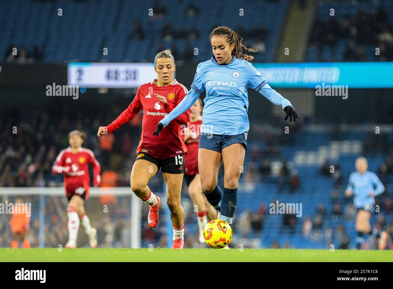 Manchester, England, January 19th 2025: Mary Fowler (8 Manchester City ...