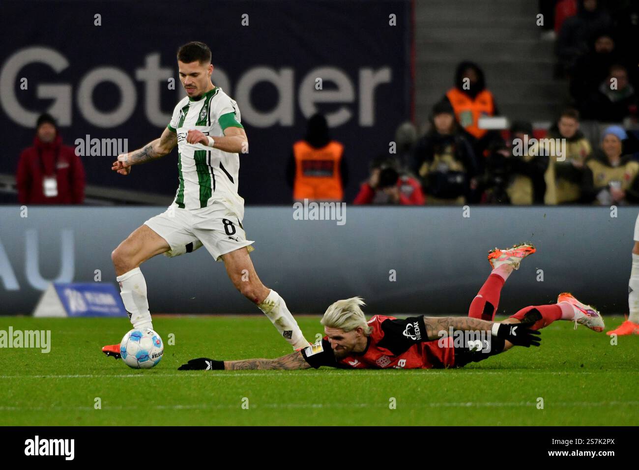 Leverkusen, Deutschland. 18th Jan, 2025. Fussball; Spieltag 18; 1. Bundesliga; Saison 2024/2025 ...