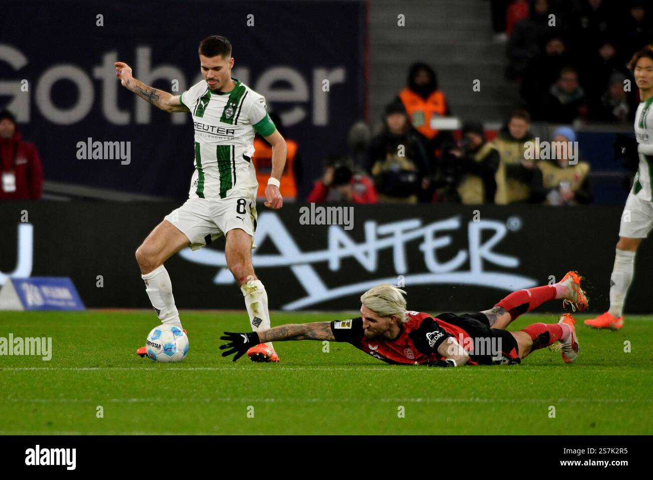 Leverkusen, Deutschland. 18th Jan, 2025. Fussball; Spieltag 18; 1. Bundesliga; Saison 2024/2025 ...