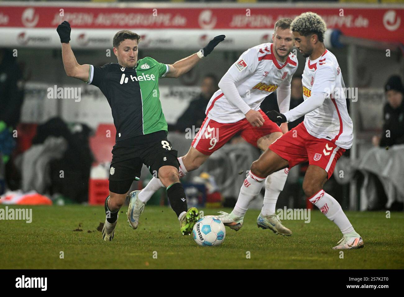 Fussball; Spieltag 18; 2. Bundesliga; Saison 2024/2025; Jahn Regensburg ...