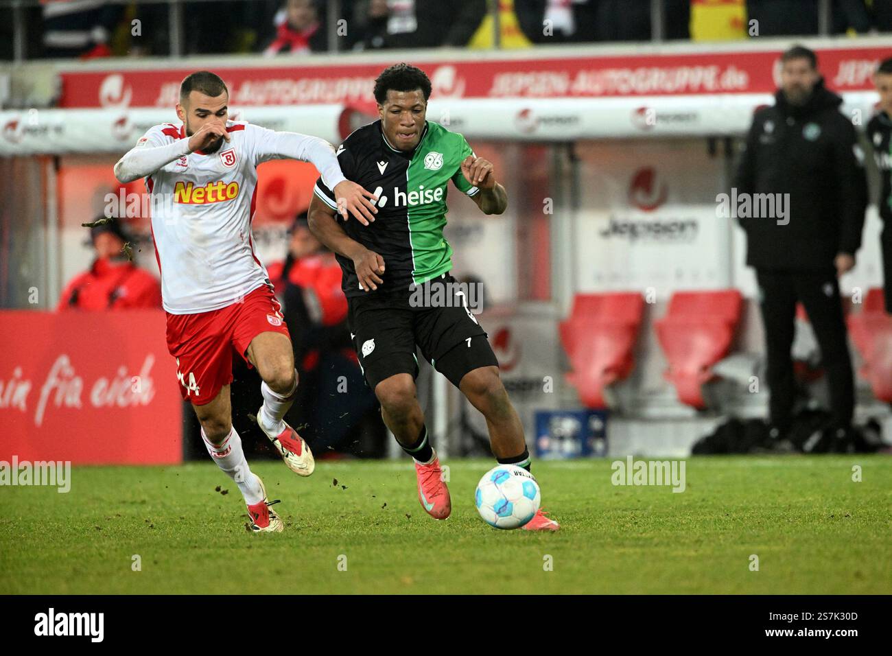 Fussball; Spieltag 18; 2. Bundesliga; Saison 2024/2025; Jahn Regensburg ...