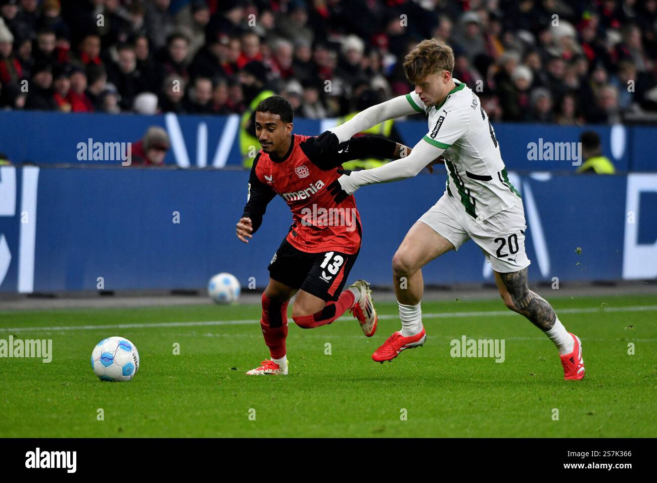 Leverkusen, Deutschland. 18th Jan, 2025. Fussball; Spieltag 18; 1. Bundesliga; Saison 2024/2025 ...