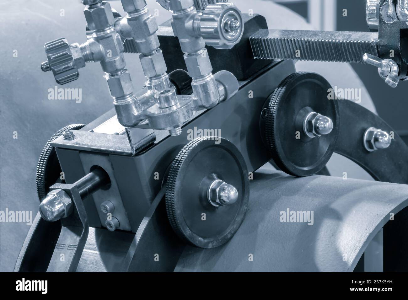 Ultrasonic and X-ray industrial equipment for testing the quality of a ...