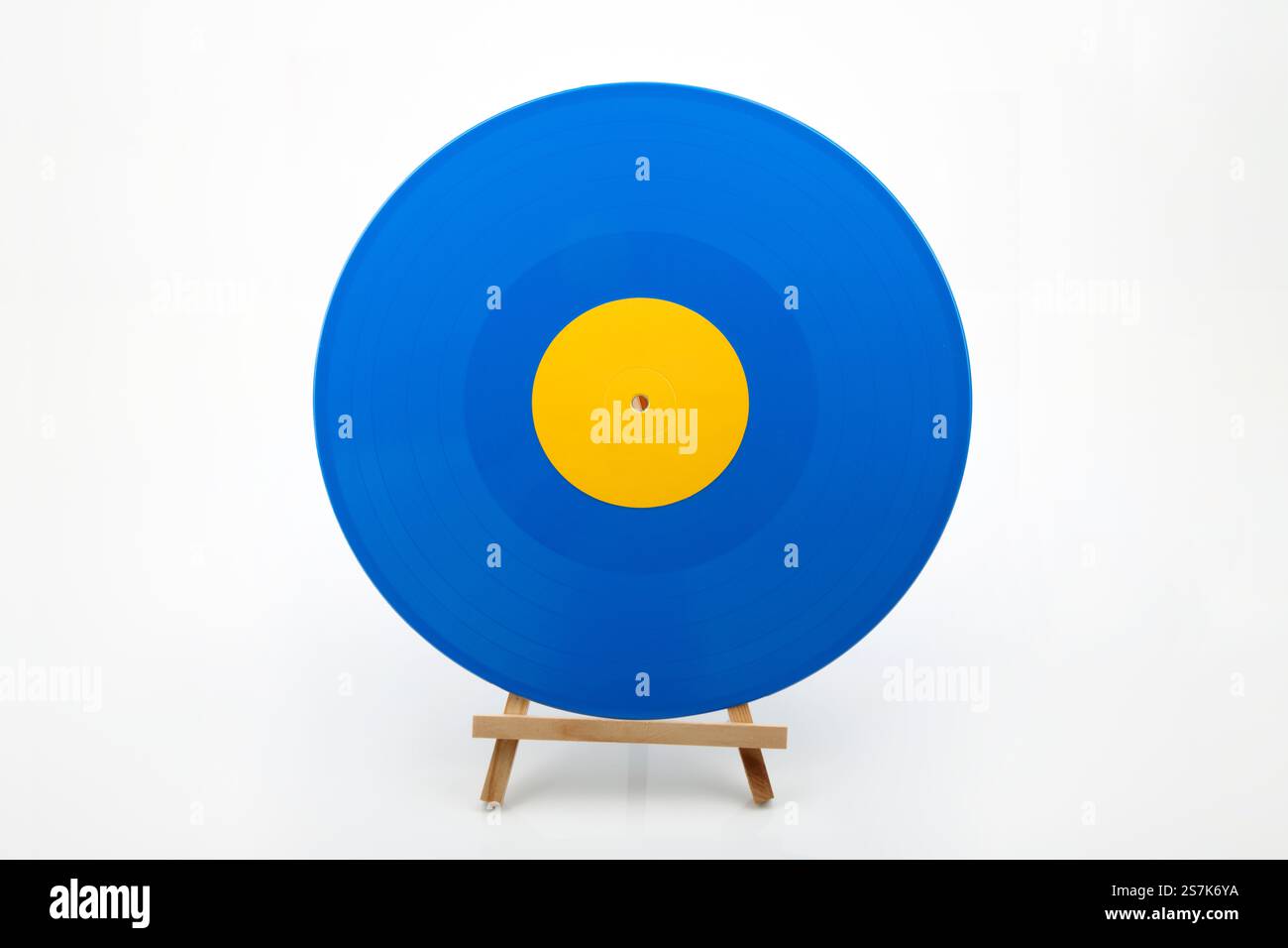 Blue colored vinyl record hi-res stock photography and images - Alamy
