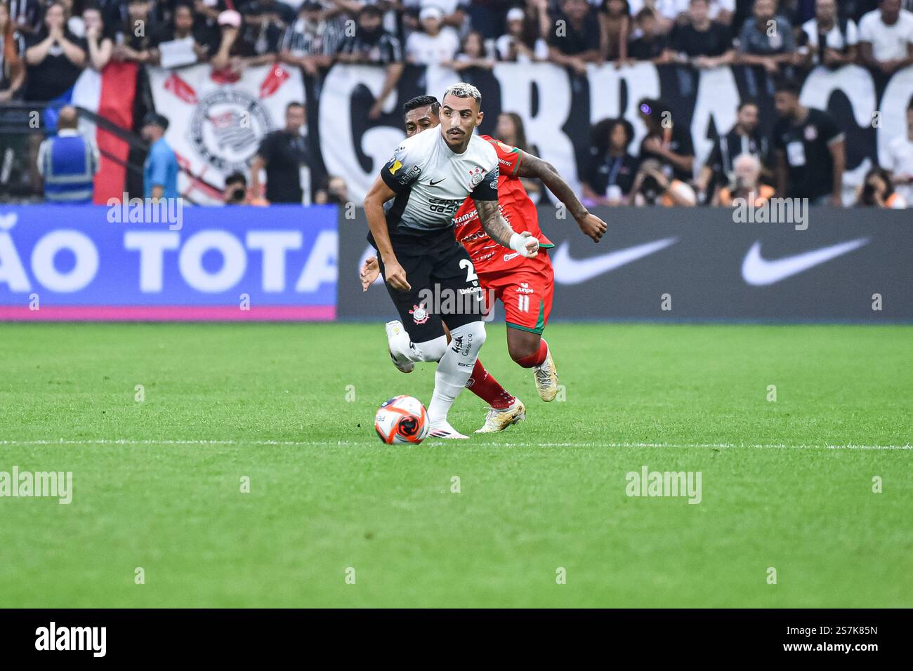 Sao Paulo, Brazil. 19th Jan, 2025. Matheuzinho, Corinthians player ...