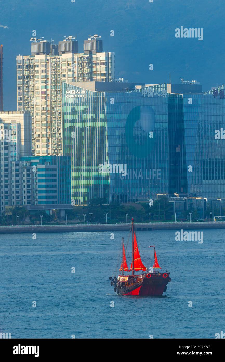 The 'Dukling' Chinese junk boat on Kowloon Bay at Kowloon Island in ...