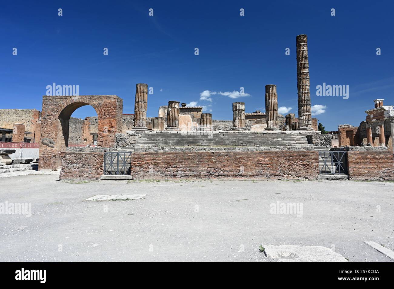 Tempio di Giove, Temple of Jupiter in the shadow of Mount Vesuvius ...
