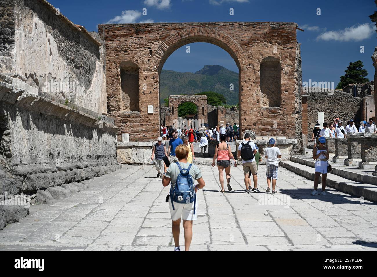 Tempio di Giove, Temple of Jupiter in the shadow of Mount Vesuvius ...
