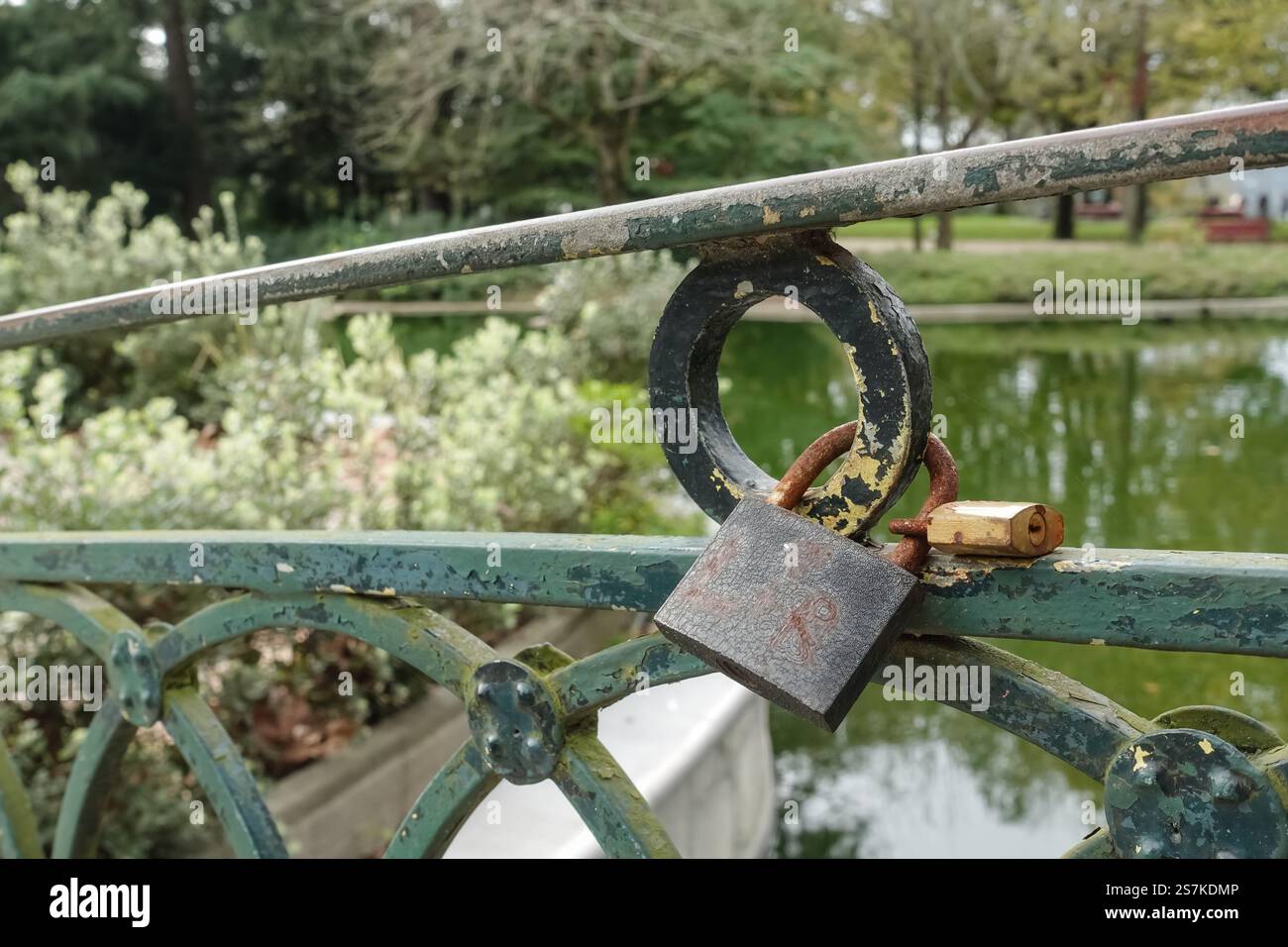 Tightly bound together hi-res stock photography and images - Alamy