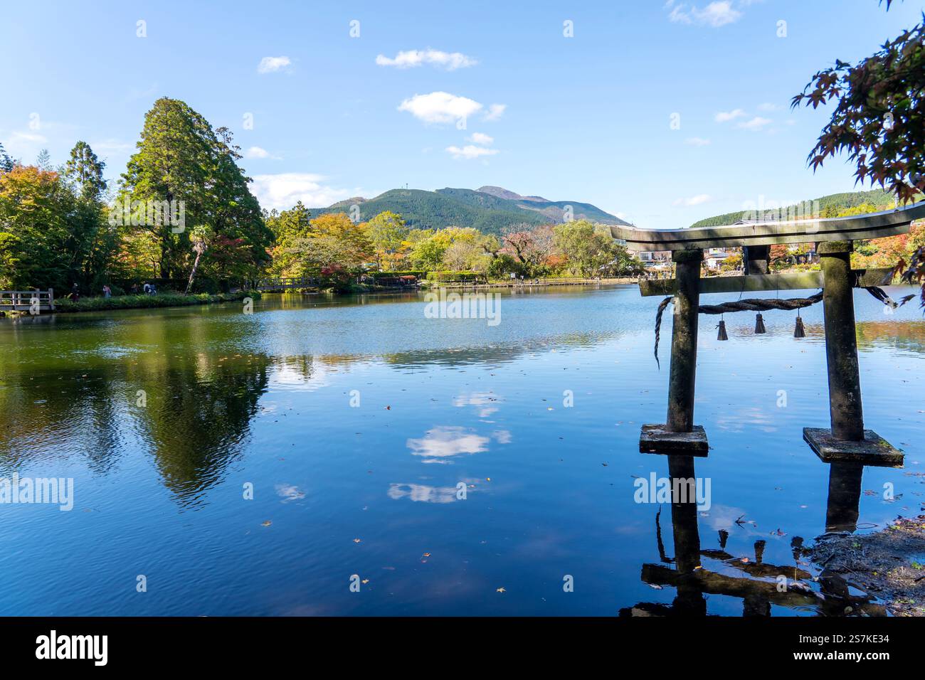 The lake Kinrinko in Yufuin, Japan Stock Photo - Alamy