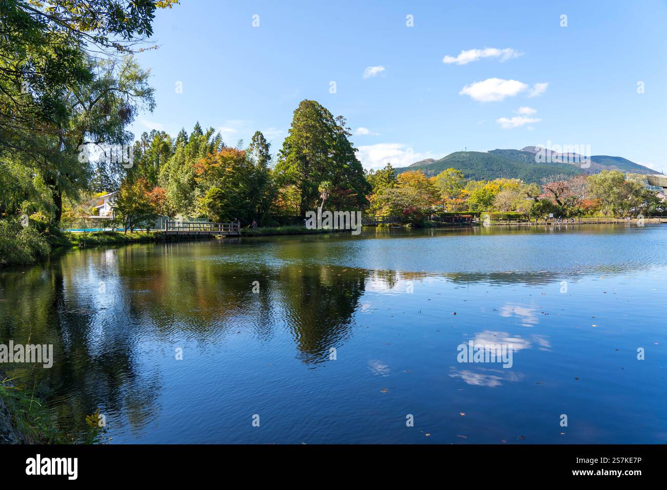The lake Kinrinko in Yufuin, Japan Stock Photo - Alamy