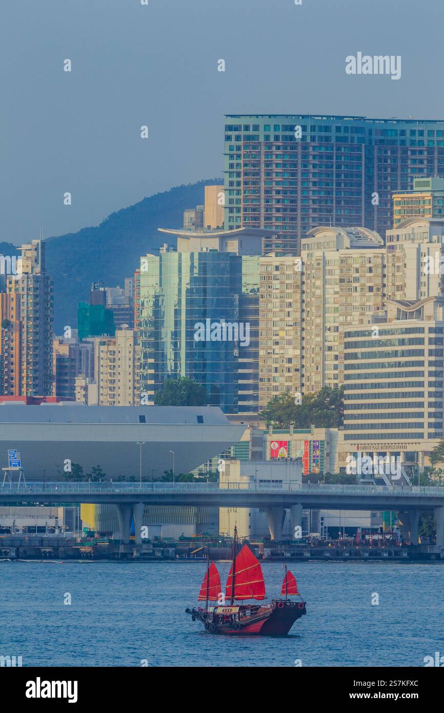 The 'Dukling' Chinese junk boat on Kowloon Bay at Kowloon Island in ...