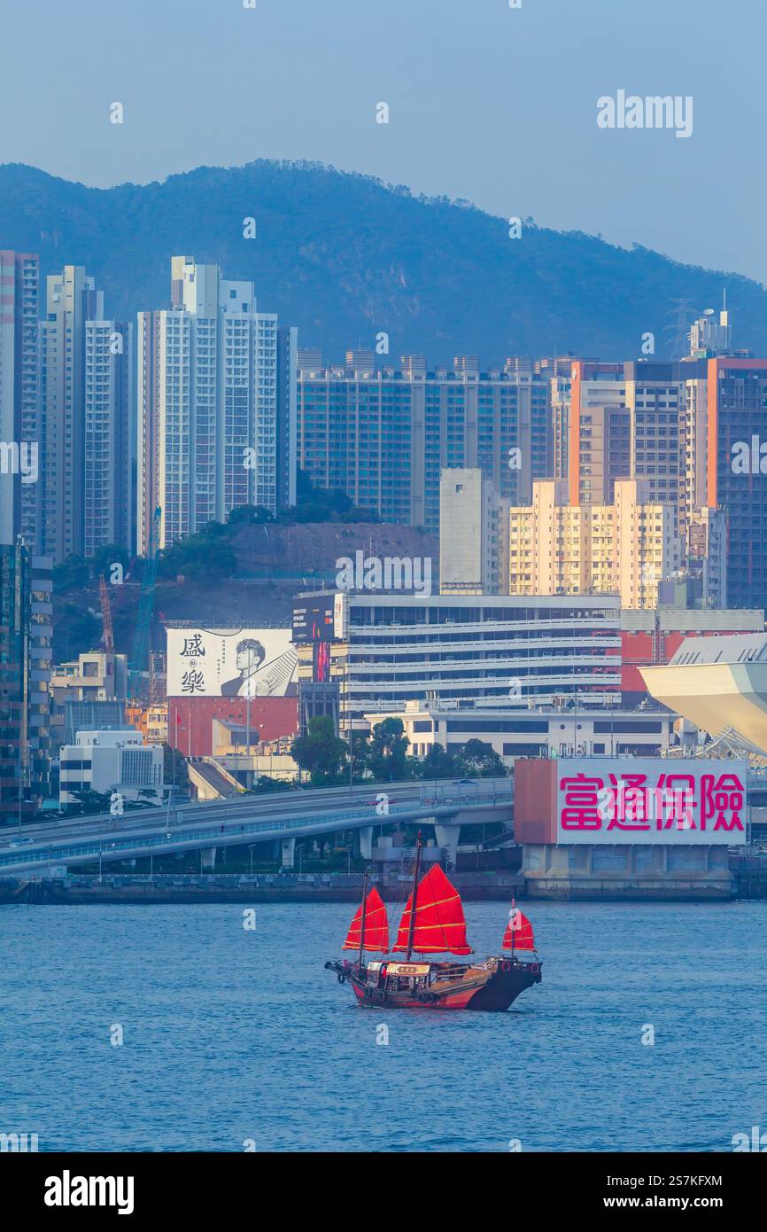 The 'Dukling' Chinese junk boat on Kowloon Bay at Kowloon Island in ...