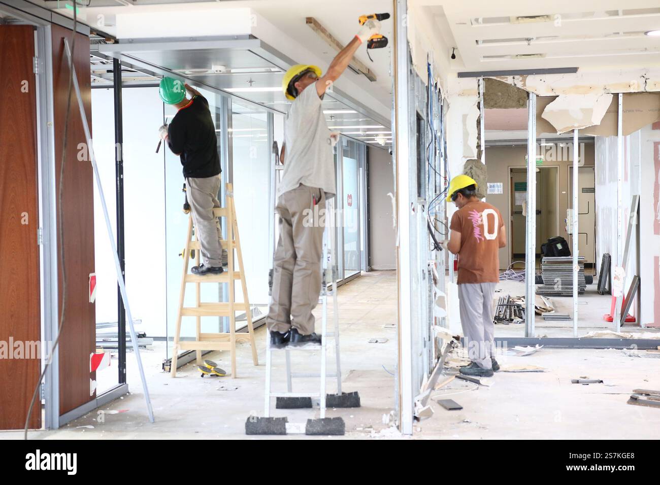 Trabajador oficina hi-res stock photography and images - Alamy