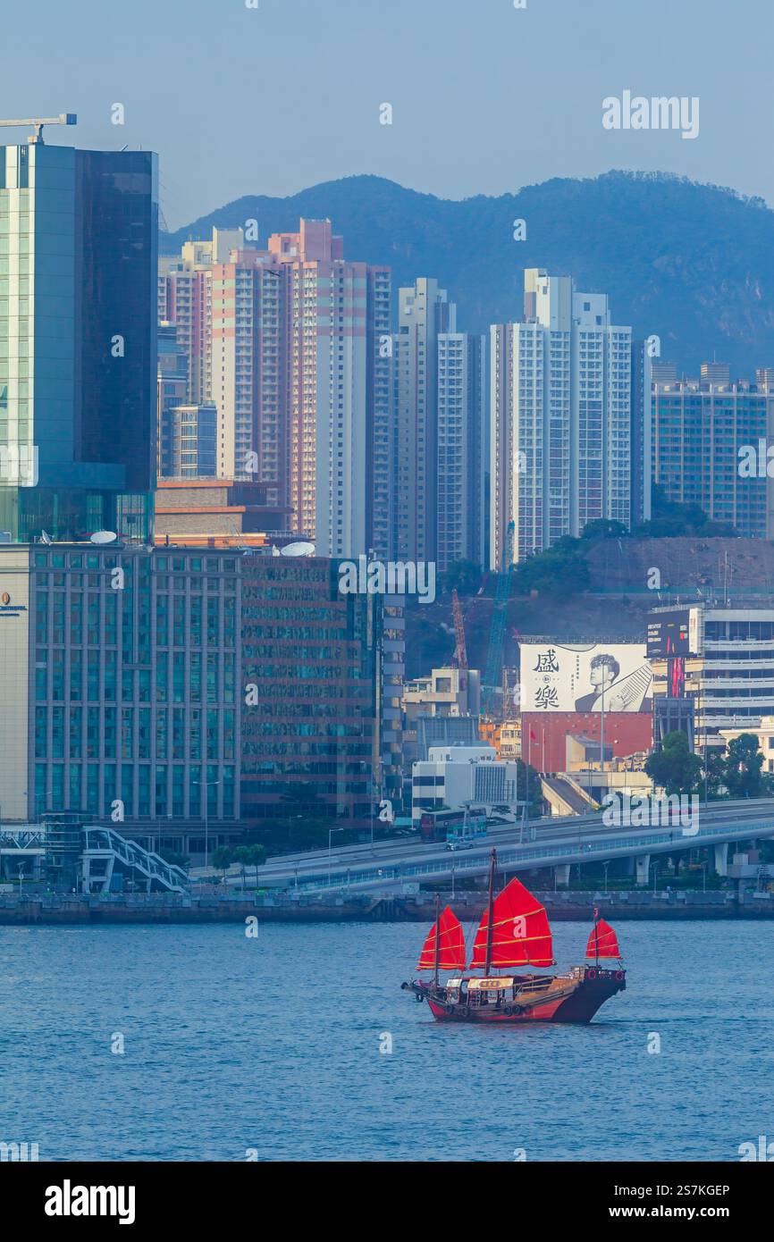 The 'Dukling' Chinese junk boat on Kowloon Bay at Kowloon Island in ...
