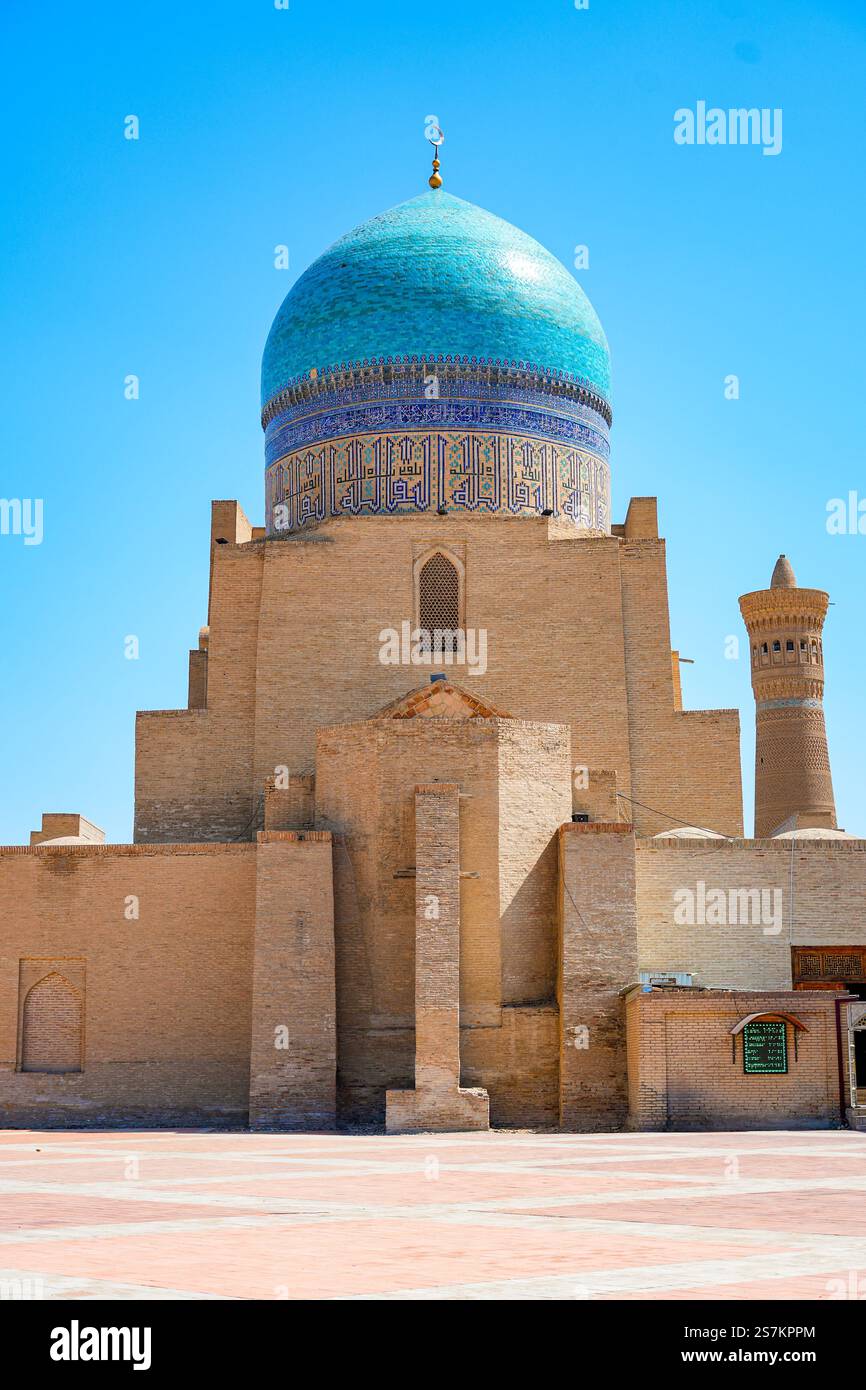 Blue dome of the Kalan Mosque overlooking the Persian Square in the ...