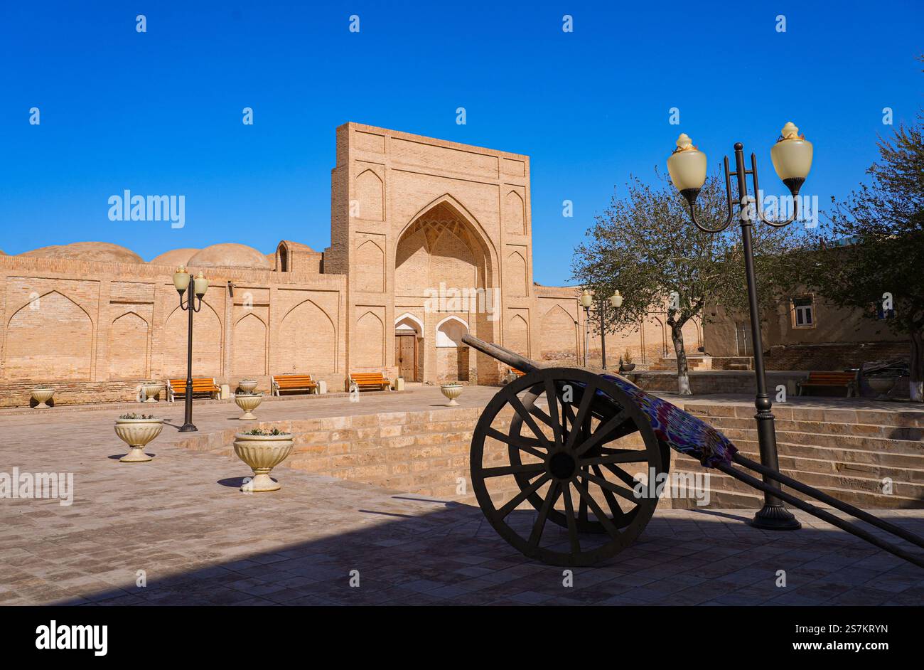 Iwan of the Khoja Gaukushan Mosque in Bukhara, Uzbekistan, Central Asia ...