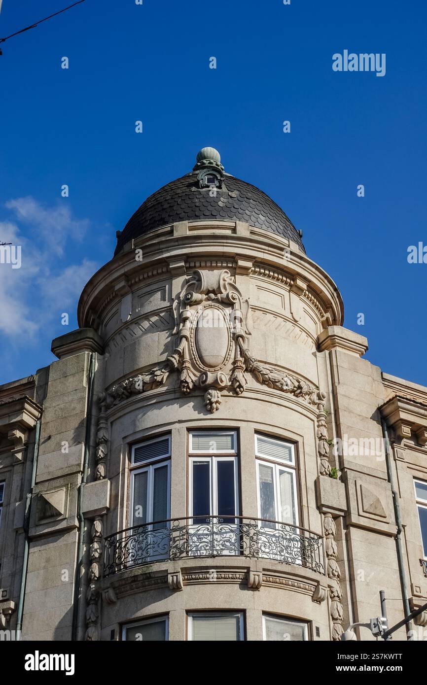 old historic building in Porto Portugal Stock Photo - Alamy