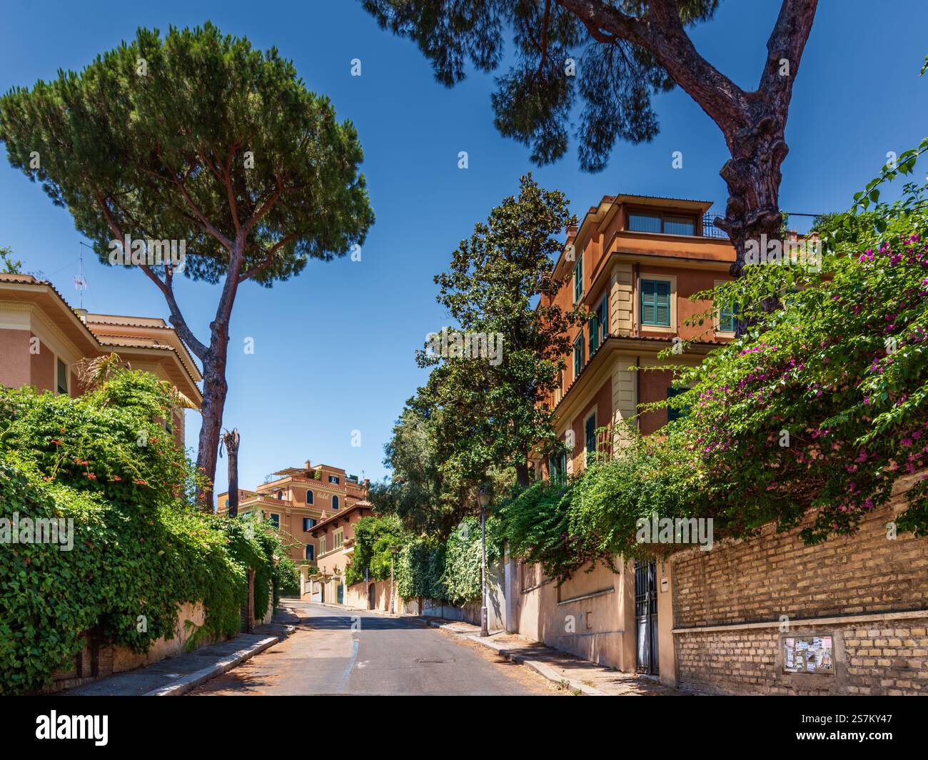 Colourful buildings on hill hi-res stock photography and images - Alamy