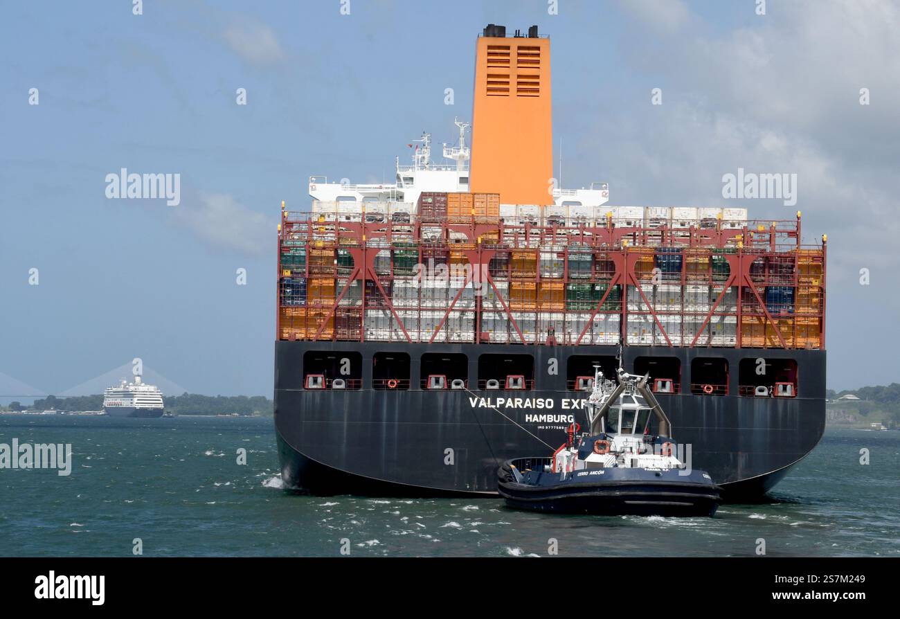 Panama canal 206 jpg hi-res stock photography and images - Alamy