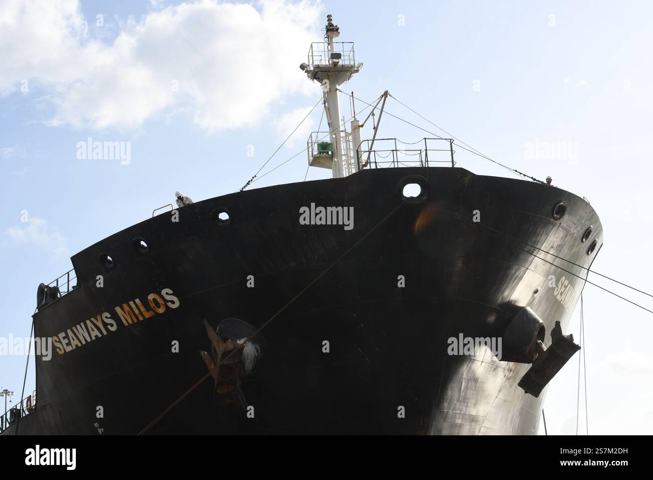 Usa. 13th Jan, 2025. The Seaway Milos passes through the Gatun Locks on ...